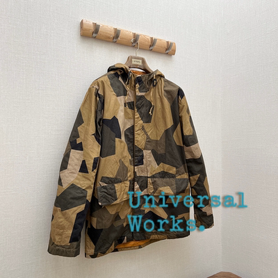 迷彩印花防风防泼水连帽夹克