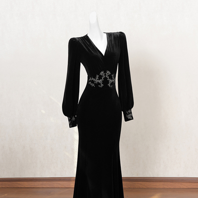 黑色复古丝绒鱼尾连衣裙