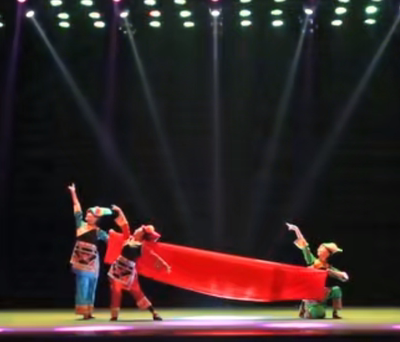 巜心中的花儿纳吉》民族舞羌族