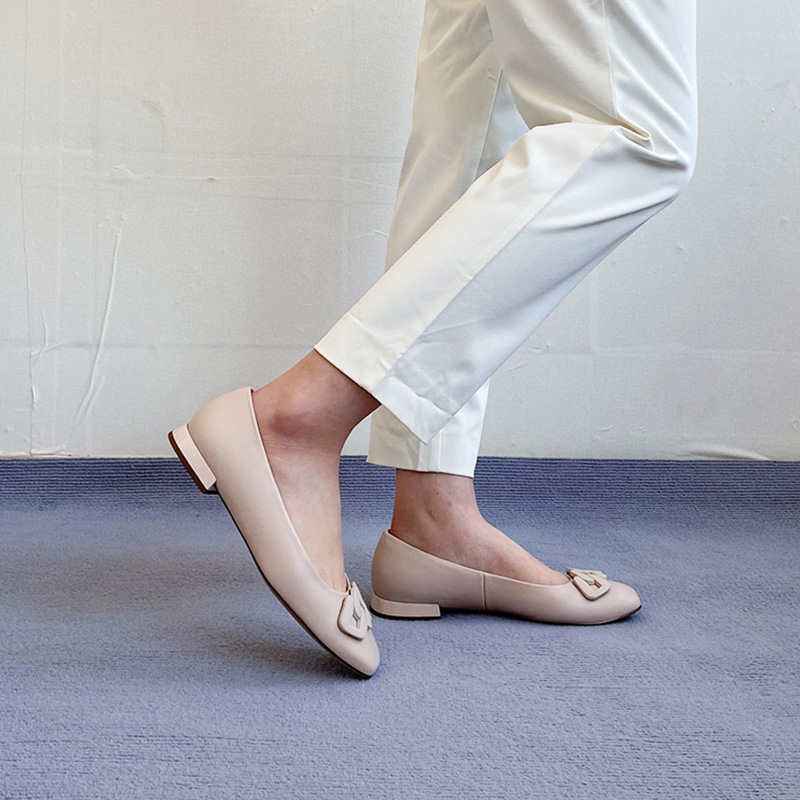 奥地利hogl女鞋春夏新品时尚方头金属扣浅裸色羊皮低跟单鞋101020_虎窝淘