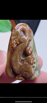 50-33.4-13.2mm,水润  黄翡巧雕龙牌吊坠，天然翡翠A货aaa6727九