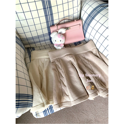 Lily Rosemary/ 少女的柔软 搭配要点羊毛绞花毛织短裙