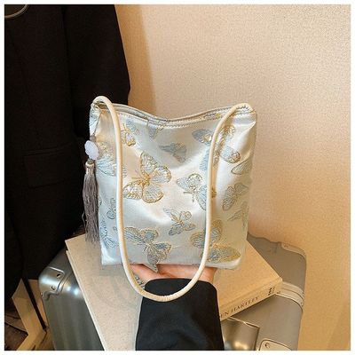 新中式国风流行手提小包包女士2025新款腋下水桶包秋季时尚单肩包