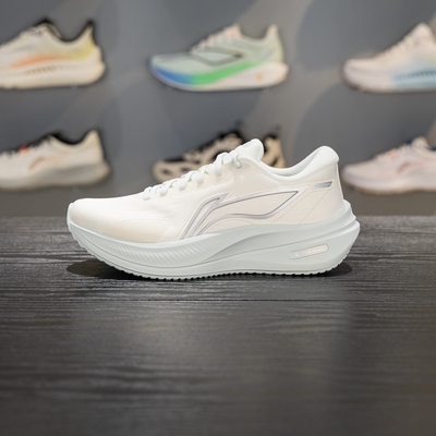 李宁女子跑步鞋缓震舒适简约