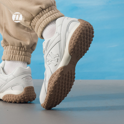 MLB男子新款纽约洋基低帮休闲复古生胶运动板鞋3ASXT025N-50IVS