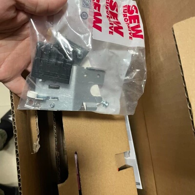 MC07B0008-2B1-4-00 全新SEW变频器，标价议价