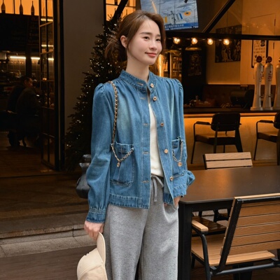 邱莹莹 ”ch.loe牛仔“松弛随性街头感灯笼袖牛仔外套