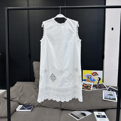 MS布拉格花窗重工雕洞绣花蕾丝棉麻夏日连衣裙含内搭短裤