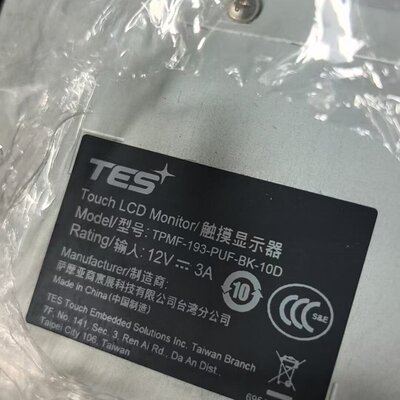 几乎全新TES触摸显示器，型号TPMF-193-PUF-BK--议价商品