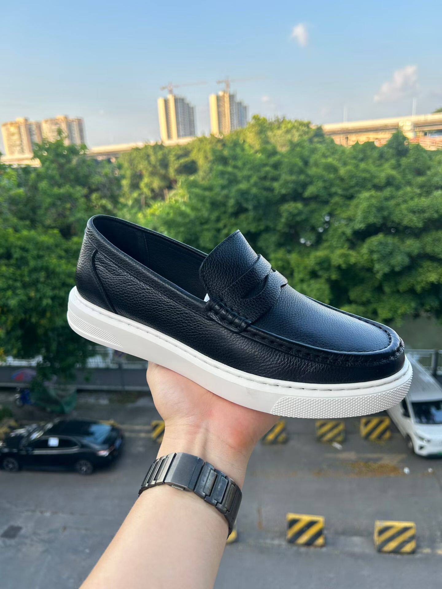商场同款头层牛皮男式休闲板鞋26019