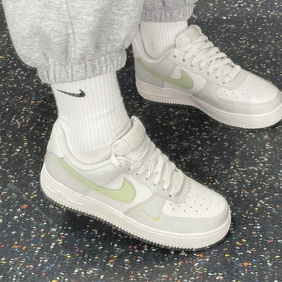 Nike耐克DUNK女子运动鞋胶底板鞋