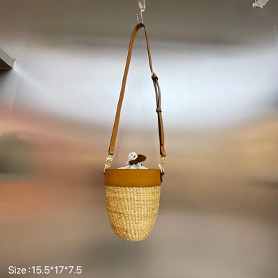 高级感牛皮编织包2025新品网红撞