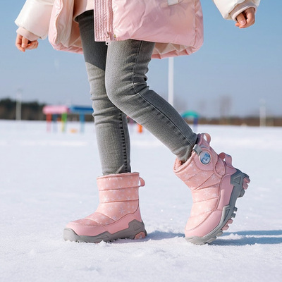 冬季儿童钢爪防滑防水保暖雪地靴