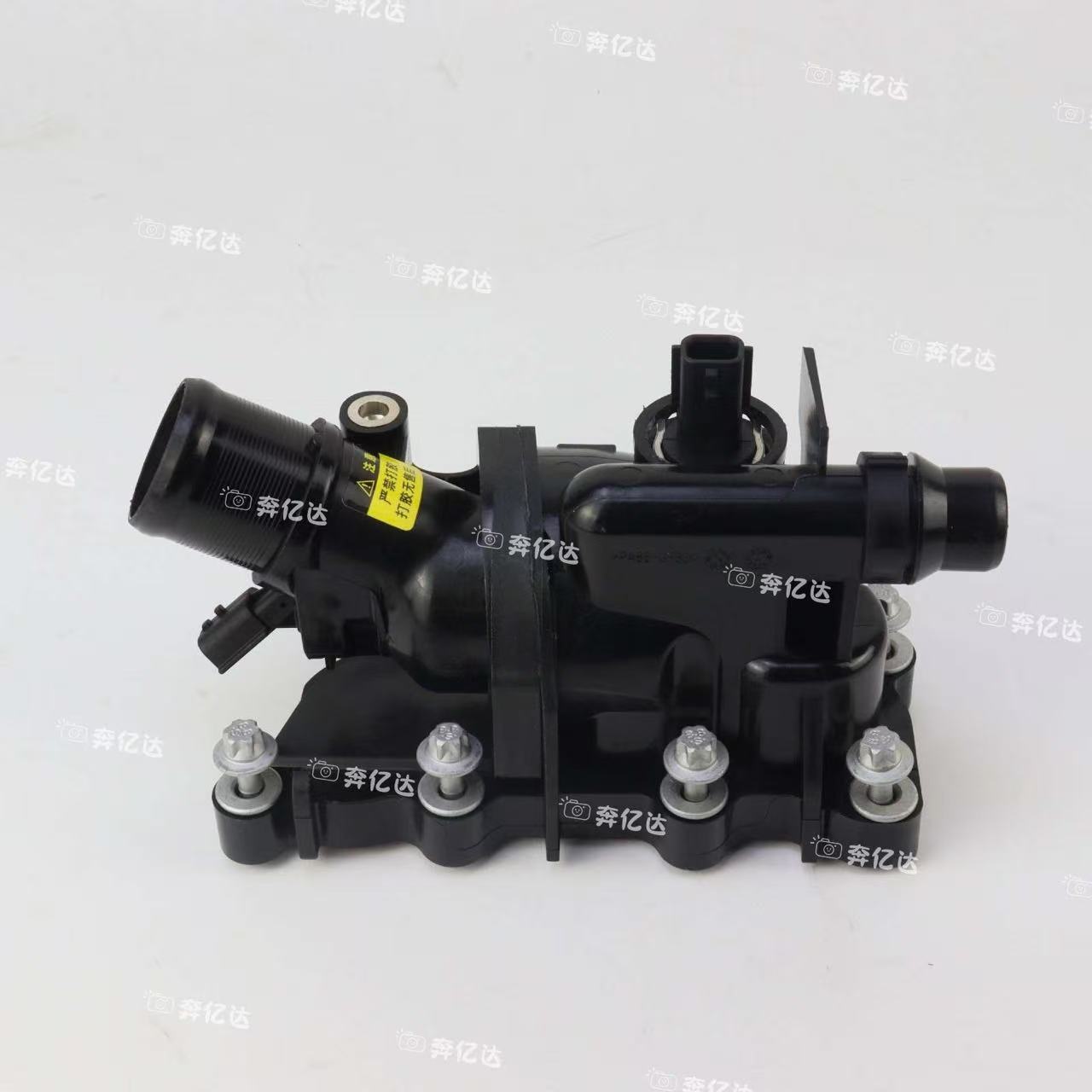 适用奔驰M282 GLB A180 B180 B200 GLA200 CLA发动机恒温器节温器