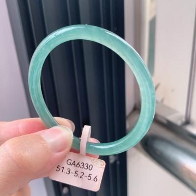 5152天然翡翠a货冰种蓝绿圆条手镯有证书危料翡翠手镯批发平价