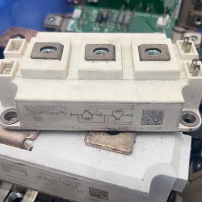 SKM300GB063D，一个库存 68—议价