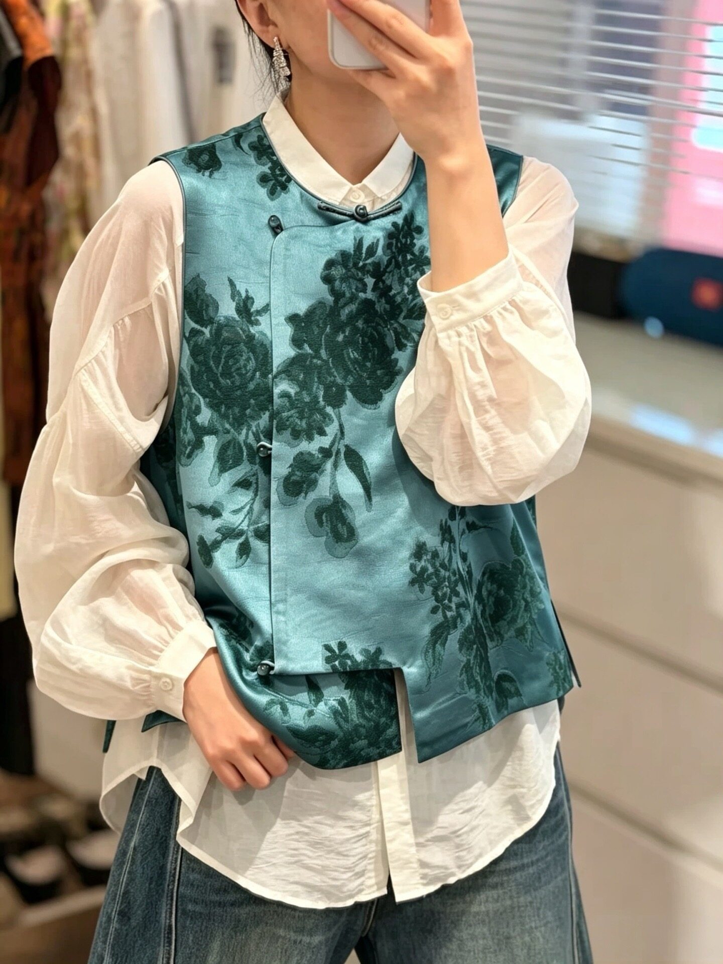 2026早秋新款羊毛混纺漳绒工艺马甲复古暗纹芍药花织锦新中式国风