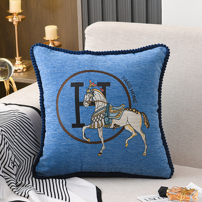 梵赢优品正方形抱枕丝绵