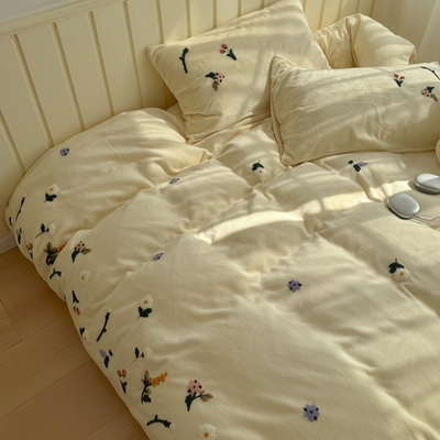 梨梦 少女心毛巾绣花絮牛奶绒四件套保暖珊瑚绒床单被套床上用品