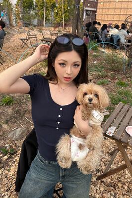 清仓不退不换可什么乐辣24ss夏季正肩显瘦藏蓝针织短袖