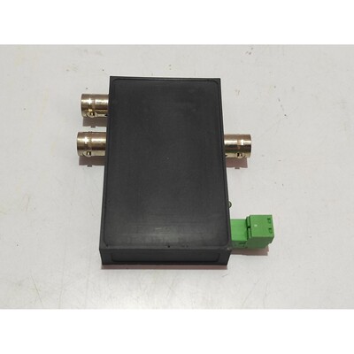 VAC 21-411-122 Rev A 1X2 Vídeo Distribución Amplificador