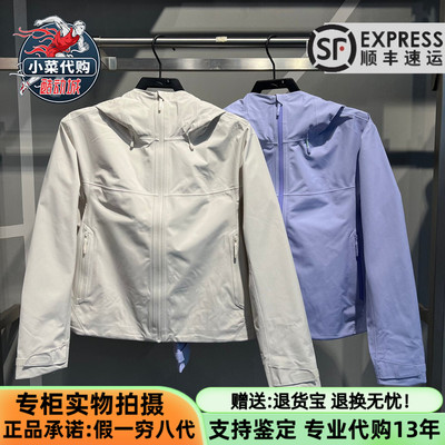 安踏女士轻量户外休闲拒水冲锋衣