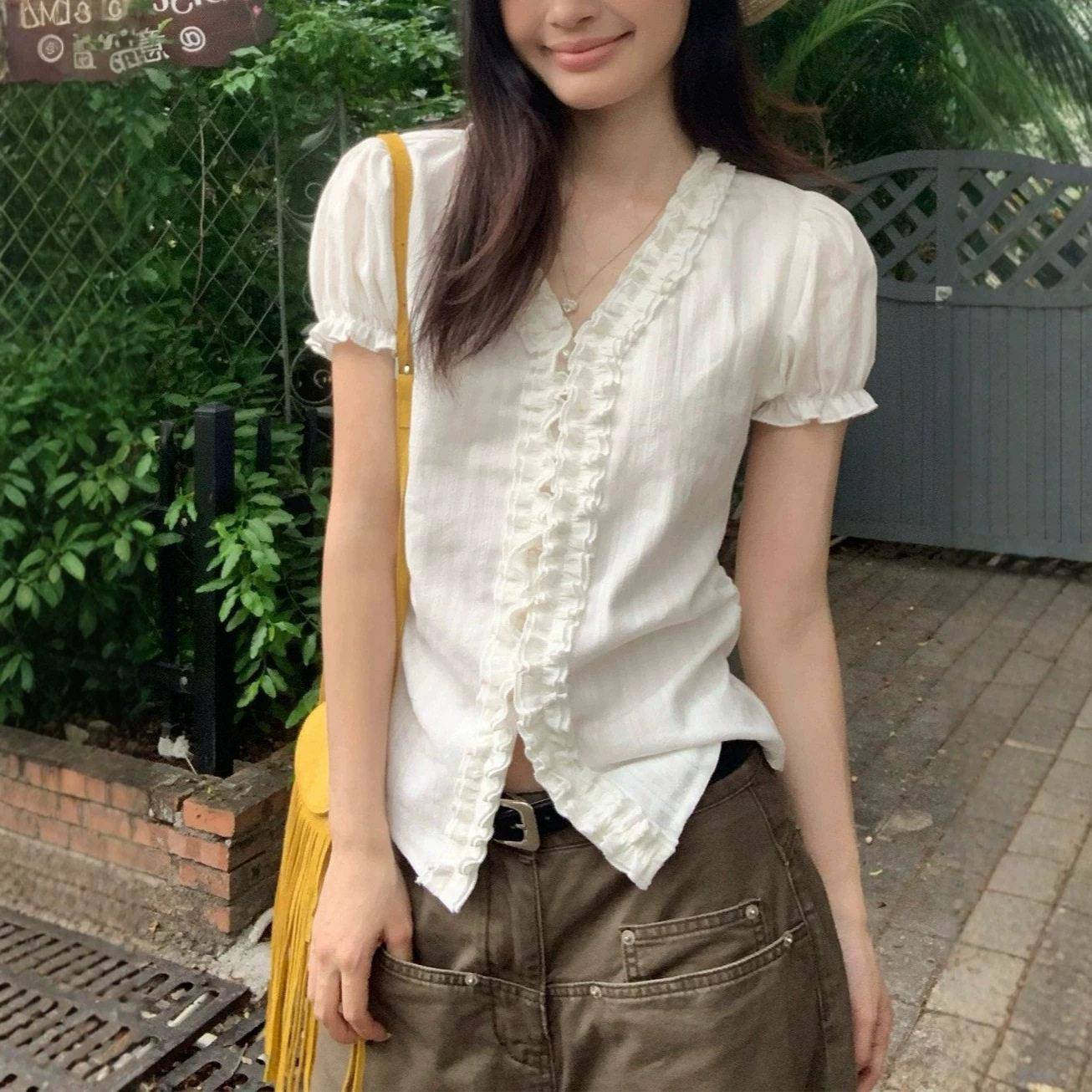 夏日绵绵冰新款韩系短袖蕾丝花边V领衬衫温柔小众上衣女