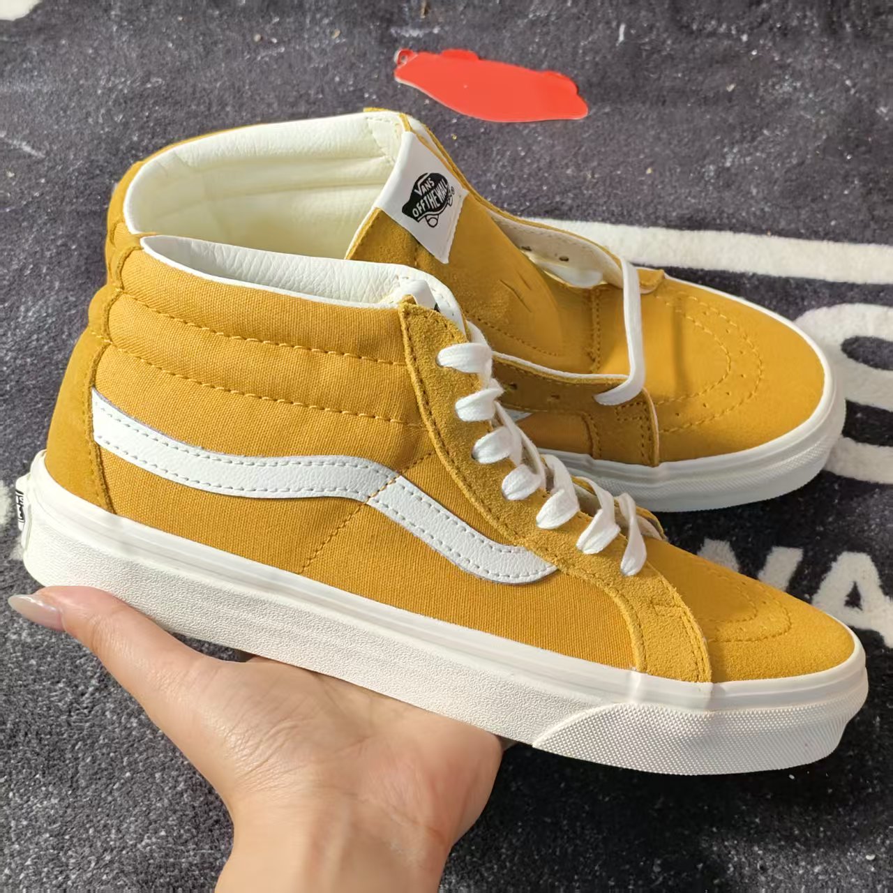 Vans Sk8-Hi姜黄拼接白条纹高帮复古情侣休闲滑板鞋VN0A391FDVR