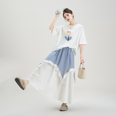 白色刺绣小花T恤格纹半身裙套装