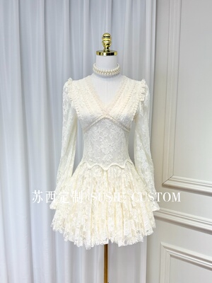 定制款温柔法式公主泡泡袖深V领蕾丝花边收腰蓬蓬短裙秋冬小白裙