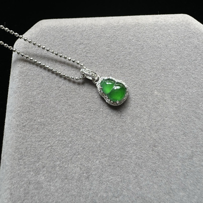 翡翠A货满绿葫芦锁骨吊坠s925银