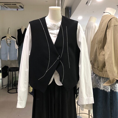 不规则撞色明线西装马甲女2026春季新款韩版通勤无袖马夹MMX8696