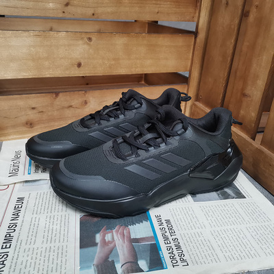 阿迪达斯男女运动跑步鞋