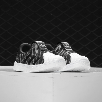 阿迪达斯小童经典贝壳头运动鞋