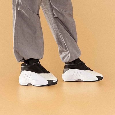 Adidas/阿迪达斯男女款运动鞋