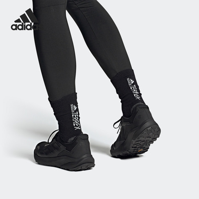 阿迪达斯男女低帮运动跑步鞋