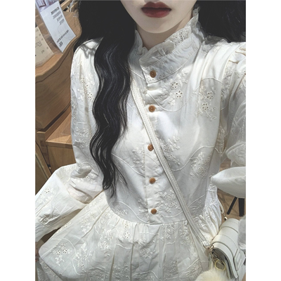 茶歇法式刺绣连衣裙女秋温