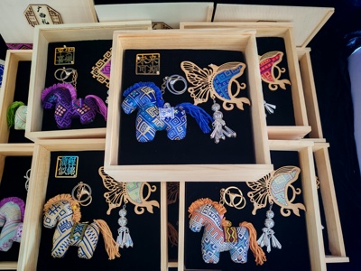 广西壮锦冰箱贴小马组合礼品马上有钱伴手礼民族特色元素