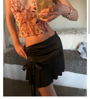 美国购买handmade 低腰黑色褶皱绑带迷你裙lnea skirt