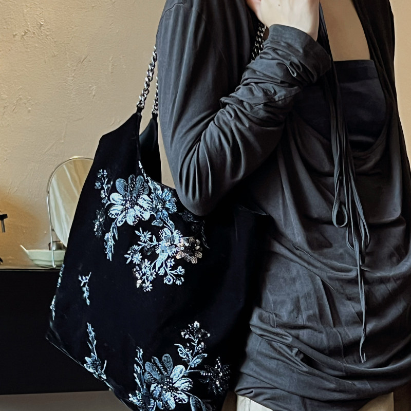 黑色丝绒刺绣单肩包女士2026春季新款腋下包复古百搭大容量托特包