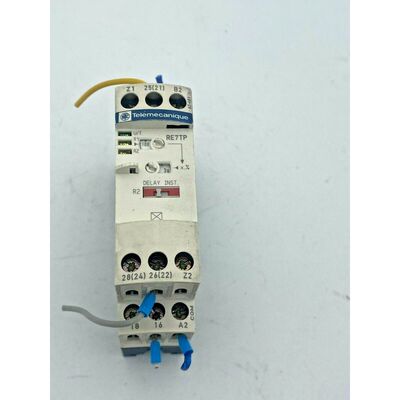 1pc x.Relais temporisé travail reglable SCHNEIDER ELECTRIC