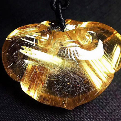 魅晶天然水晶钛晶花如意锁吊坠