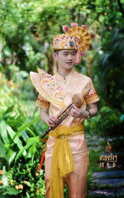 隋金金傣族葫芦丝独奏表演服装