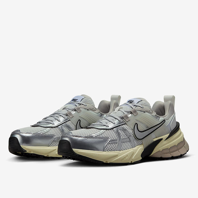 NIKE耐克V2K RUN男子低帮复古减震耐磨运动休闲跑步鞋 HJ4497-100