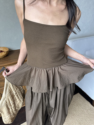 宋妍霏同款 WEEEECHAN次日早晨 夏日轻盈感修身裙摆吊带上衣