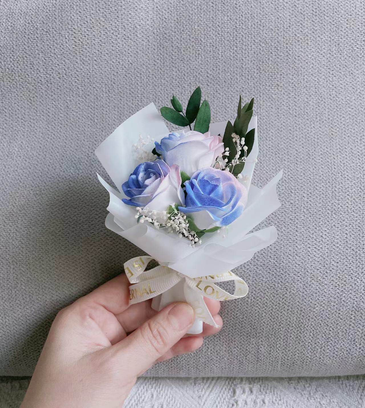 香皂花碎冰蓝玫瑰小花束永生满天星香薰车载装饰品mini精致伴手礼