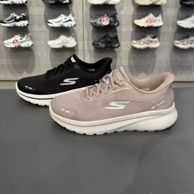 Skechers斯凯奇女士轻盈透气简约百搭休闲缓震运动健步鞋125840