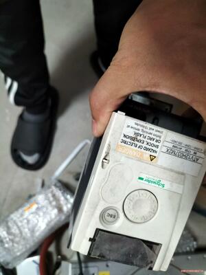 变频器施耐德变频器0.37kw ATV12H037M2X设备(议价商品）