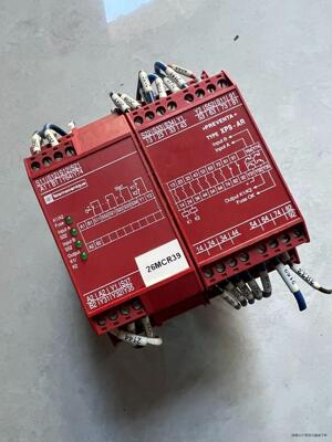 XPSAR311144P XPS-AR二手施耐德安全继电器