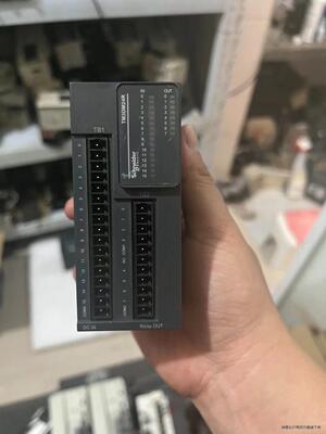 TM3DM24R二手拆机施耐德扩展模块实物图拍摄，功能包好